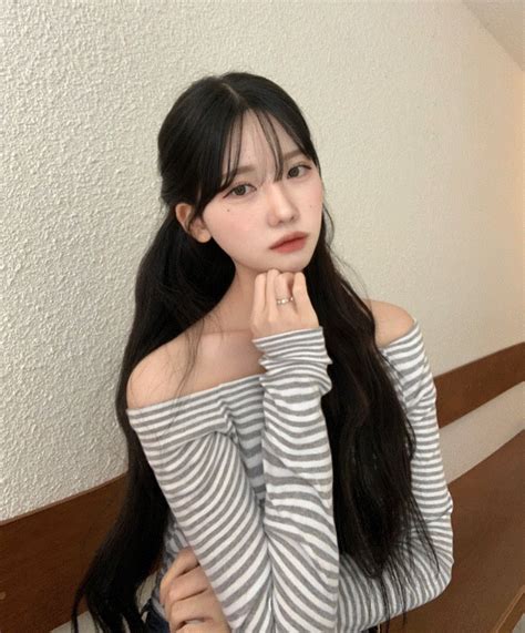 [카리나 착용 ] 썸머 단가라 오프숄더 티셔츠 에이블리