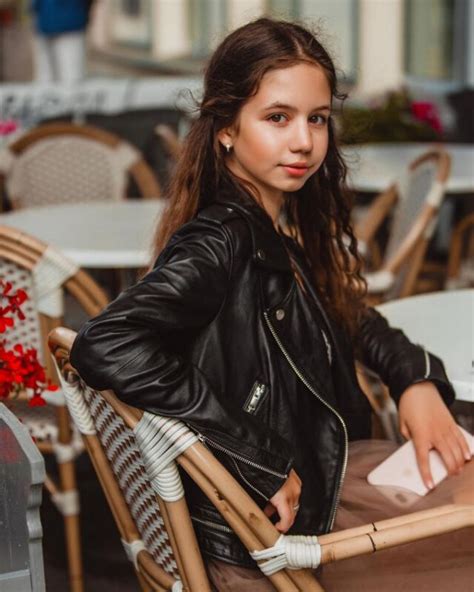 Луиза Габриэла Бровина звезда сериала «Закрытая школа как сейчас живет и чем занимается юная