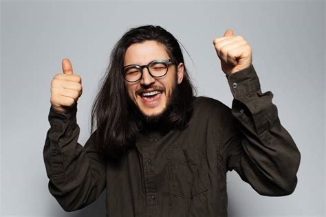 Do Girls Like Guys With Long Hair 10 Reasons They Do