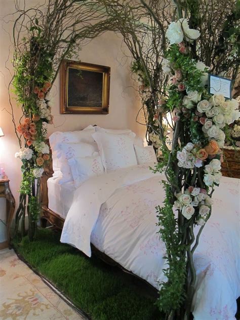 How To Decorate Canopy Bed Hiring Interior Designer