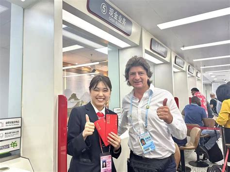 中行青年志愿者 与世界零距离，与广交会共成长服务人民币数字