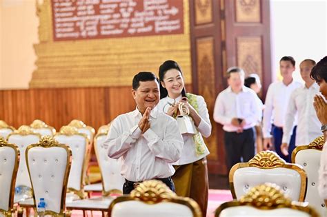 លោកអ្នកឧកញ៉ា ទ្រី ភាព ចូលរួមក្នុងពិធីសូត្រមន្តកាន់បិណ្ឌវេនទី១០ នៅវត្តបទុមវតី