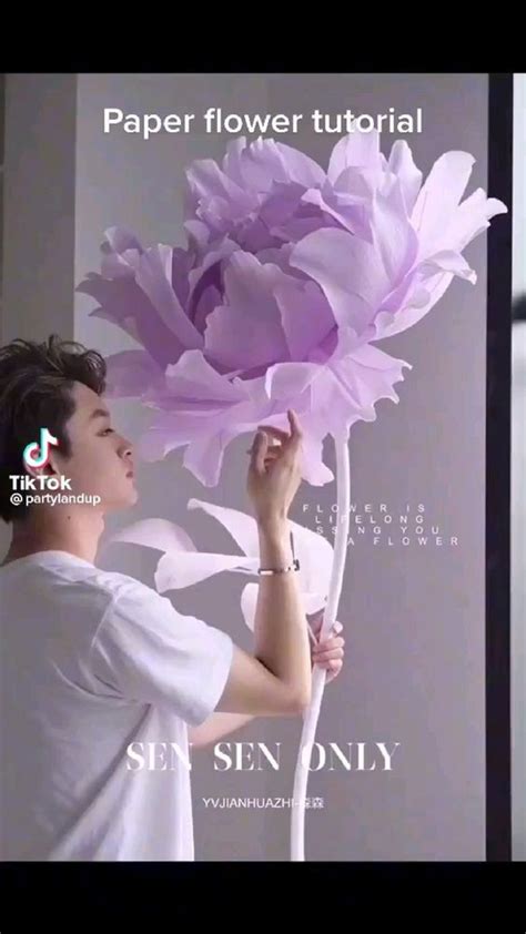Pin By Eunice Irasu On Aceites Giant Flowers Diy Paper Flowers Paper Flower Tutorial