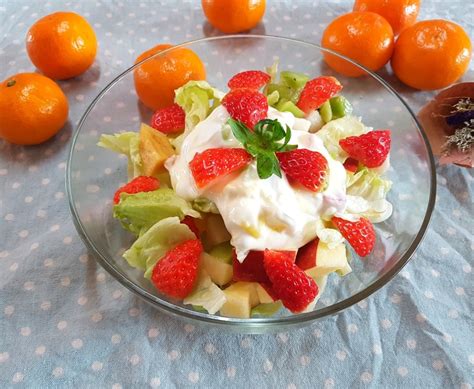과일샐러드 요거트와 건과일로 맛있는 브런치