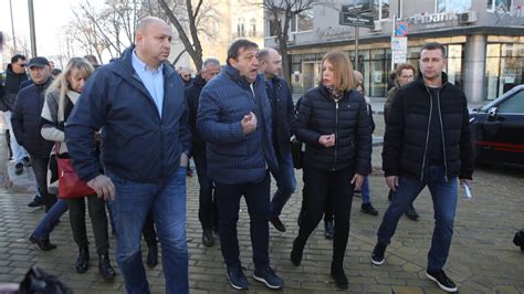 Регионалният министър инспектира ремонта на жълтите павета в София ВИДЕО СНИМКИ Nova