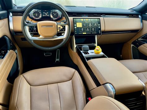 A Week With 2025 Land Rover Range Rover Se Lwb 7 Seat Headlight News
