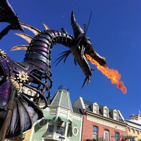 Disney World Parade Float Catches Fire With Video The Disney Food Blog