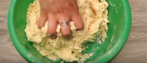 ფენოვანი ცომის რეცეპტი საჭირო აღარაა ცომის ფენებად დადება და გაბრტყელება