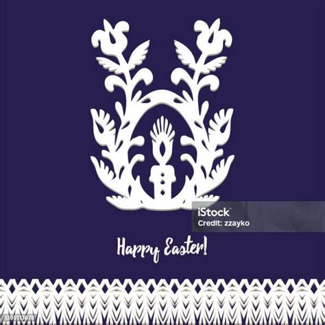 달걀 휘파람 촛불 종이 컷 축제 기호 휴일 봄 부활절 표지판은 파란색 배경과 레이스 프레임에 고립 된 흰색으로 표시 전통적인 벨라루스어 폴란드 종이 클리핑 수제 벡터 가위에