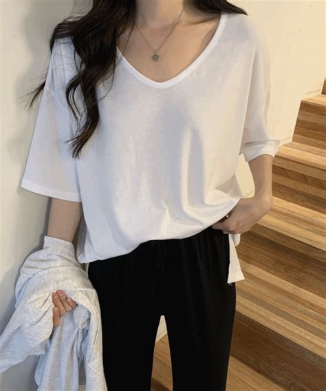 🔥당일출고🔥 찰랑소재 레이어드 T 루즈핏 박시 롱 U넥 트임 레이어드 반팔 티셔츠 2color 에이블리