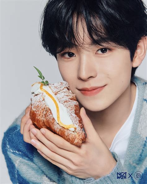 파리바게뜨 🍋💛상큼 그 자체 유우시💛🍋 상큼 미모 포텐 터지는 유우시와 찰떡궁합인 레몬크림 크라상 조합 말모🤭 🥐레몬 커스터드와 부드러운 생크림이 가득~한 레몬크림