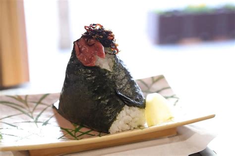 新潟市おにぎり専門店とんべいで人気の一品「うめごまこんぶ」 ブログ 新潟市のおにぎりなら豚米（とんべい）～ごちそうおにぎりと豚汁のお店〜