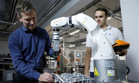 Overcome Top Challenges To Robotic Automation Onrobot
