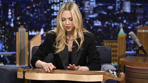 Amanda Seyfried Plays Joni Mitchell On Dulcimer For Jimmy Fallon Guitar World