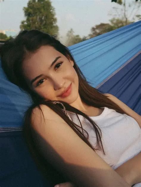 8 Potret Penampilan Terbaru Sandrinna Michelle Yang Beranjak Dewasa Dan