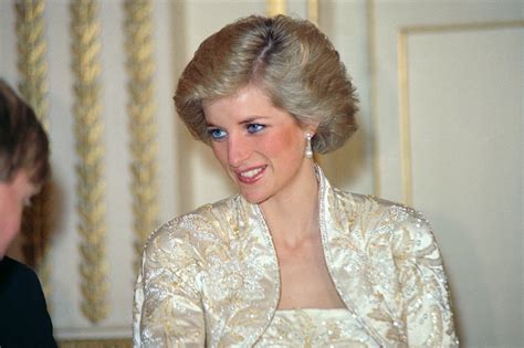 Auction Princess Dianas Record Breaking Gown Fetches Over 600000