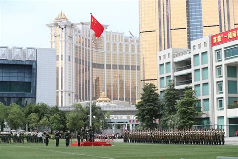 驻澳部队军营开放日：1500多名市民感受练兵备战氛围澳门驻澳部队国歌新浪新闻