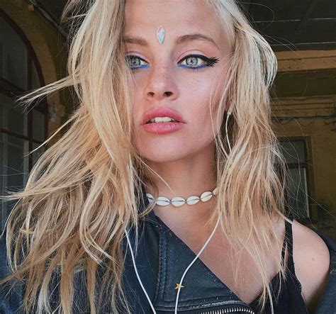 La Modelo Rusa Ksenia Puntus Lucha Por Su Vida Tras Caer Desnuda Desde