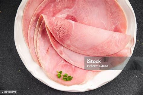햄 슬라이스 돼지 고기 신선한 맛좋은 음식 요리 맛있는 식도락가 음식 배경 테이블에 소박한 음식 평면도 복사 공간 건강한 생활방식에 대한 스톡 사진 및 기타 이미지 Istock