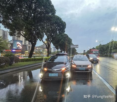 最气人的交通事故，变道者竟然无责？！正常行驶者全责 知乎