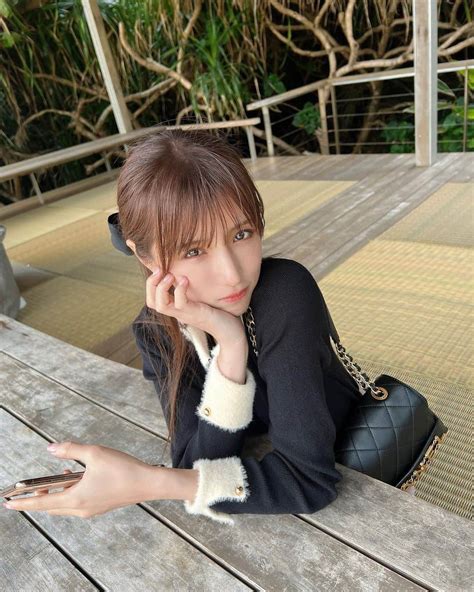 夏本あさみさんのインスタグラム写真 夏本あさみinstagram「はやく2人っきりになりたいのにーぃ」2月27日 1時19分