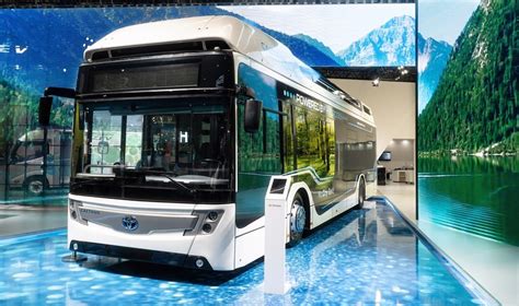 和泰汽車蟬聯22年台灣車市龍頭 2024年挑戰17萬台