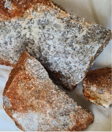 Mt Edon Rock Chip Sampling Indicates Fertile Well Developed Rare Element Pegmatite Structue