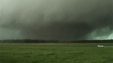 Large Ef 5 Tornado Approaching I 65 Tanner Al April 27 2011 Youtube