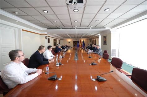 Влада Ќе го прифатиме секој договор помеѓу синдикатите и работодавачите кога ќе биде постигнат