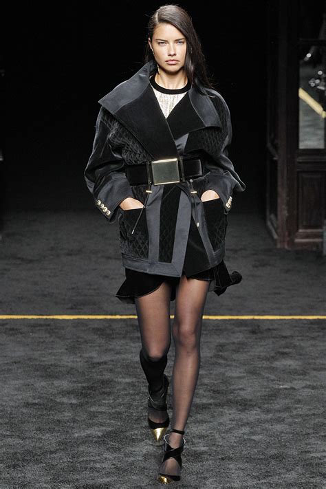 Adriana Lima Rules The Runway Adriana Lima Adriana Lima