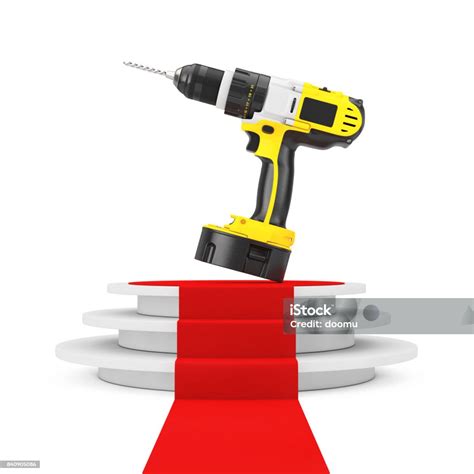 레드 카펫에와 함께 우승자 연단 위에 노란색 충전 및 무선 드릴 3 차원 렌더링 0명에 대한 스톡 사진 및 기타 이미지 0명 경쟁 기업 재무와 산업 Istock