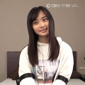 FC PPV 歳の誕生日に撮影 自前の制服に着替えてもらい生で挿入未処理の陰毛を恥ずかしがる表情を横目に大量射精 JAVLikes