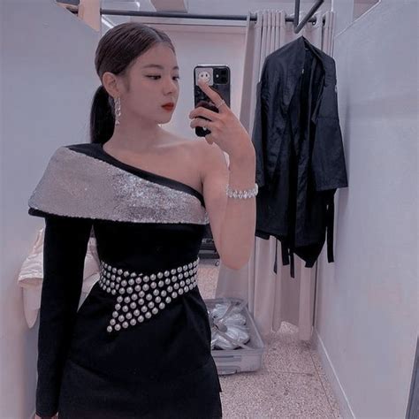 Lia Itzy Lia Aesthetic Icons Lia Aesthetic Icons Soft Dark Pink Lia