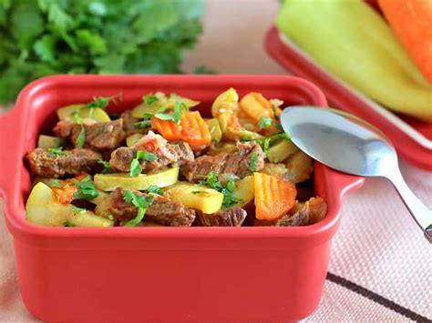 Тушеная говядина с кабачками — рецепт с фото пошагово