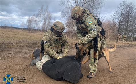 СБУ затримала зрадника який «зливав ворогу плани бойових операцій ЗСУ Вечірній Київ