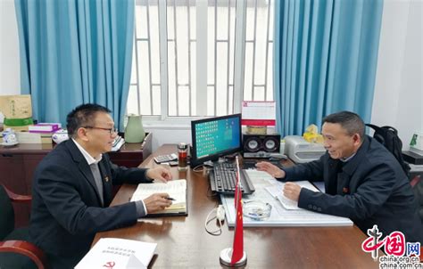 落实校长负责制及三重一大工作 成都大邑实验中学接受指导