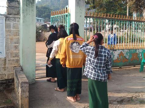 ပင်လောင်းမြို့နယ်တွင် တက္ကသိုလ်ဝင်စာမေးပွဲ သမိုင်းဘာသာရပ်အား ကျောင်းသား သူ များ ဆက်လက်ဖြေဆို