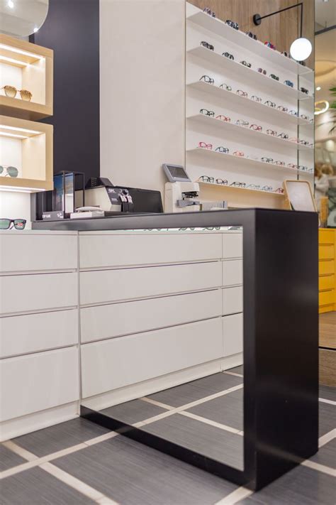 Optical Shop Interior Design Decoration Mdf And Plywood Shop Interior