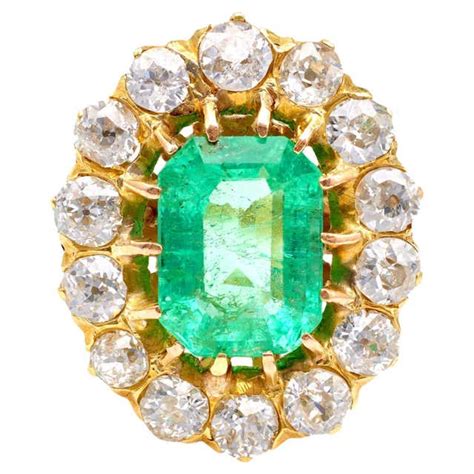 300 Carat Oval Cut Colombian Emerald And 250 Carat Diamond Ring For