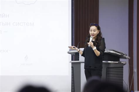 Ц Мөнхцэцэг Сурч боловсрох хүсэлтэй хэн бүхэнд дэлхийгээр дүүрэн боломж бий