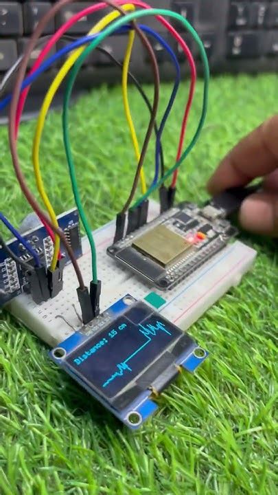 Distance Sensor Sr04 ~13inch Oled Esp32 Diy Project Diy Arduino Tech Reels Shorts