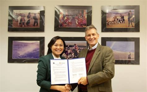 КЭМБРИЖИЙН ИХ СУРГУУЛЬД МОНГОЛ СОЁЛ ТЭР ДУНДАА ЧИНГИС ХААН СУДЛАЛААР СУДАЛГАА ХИЙХ СУДЛААЧДАД