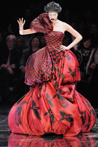 96 best avant garde images on Pinterest | Fashion plates, High fashion ...