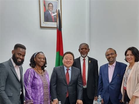 Ерөнхийлөгч асан Ц Элбэгдорж олон улсын хүний эрхийн төлөө дугарч цаазын ялын эсрэг ажиллаж