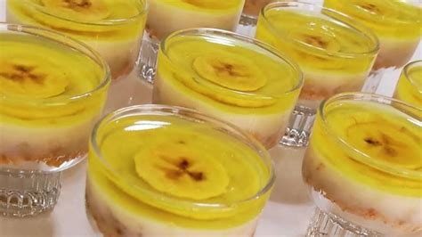 طرز تهیه دسر موزی لیوانی راحت و خوشمزه بدون شیر با بیسکویت و خامه