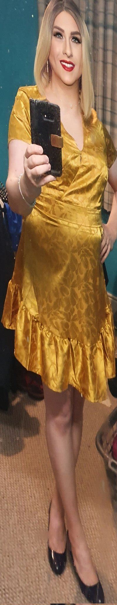 Isabelle On Twitter New Dress Good Excuse To Practice Make Up Not Gonna Lie Also Played