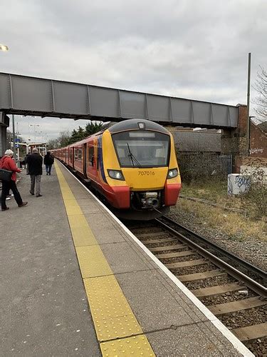 Swr Firstmtr • Class 707 016 707 024 2o39 1433 London Flickr