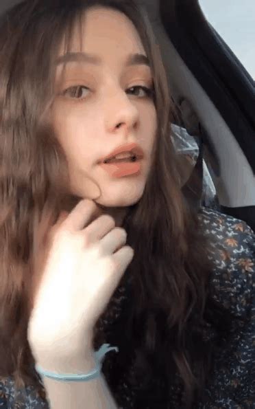 러시아 모델 처자의 최애한식 짱공유