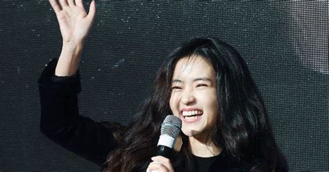 사진 김태리유쾌한 미소