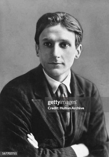 Edmund Blunden Photos Et Images De Collection Getty Images